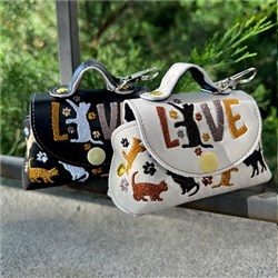 ITH Cat Love Purse Embroidery Design | EmbroideryDesigns.com