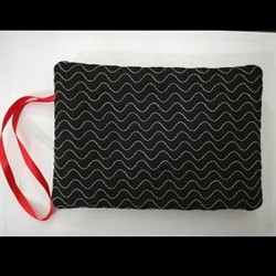 ITH Bag With Pockets Embroidery Design | EmbroideryDesigns.com