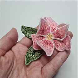 FSL Flower Embroidery Design | EmbroideryDesigns.com