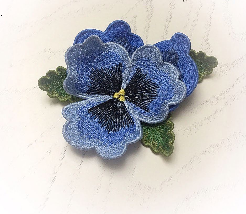 FSL Pansy Embroidery Design | EmbroideryDesigns.com